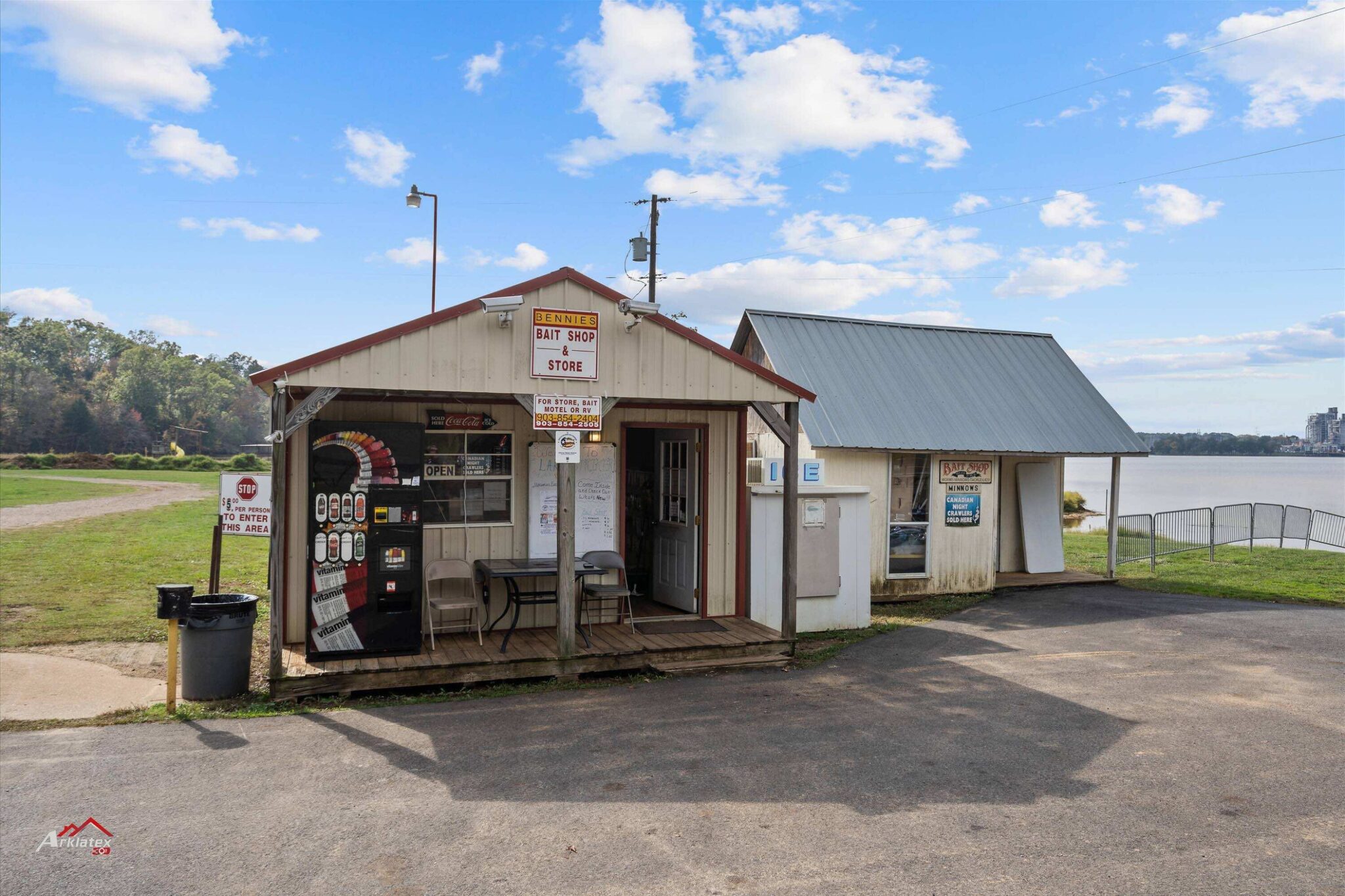 Lake Striker RV Park, Marina & Restaurant | Reklaw, TX Resort