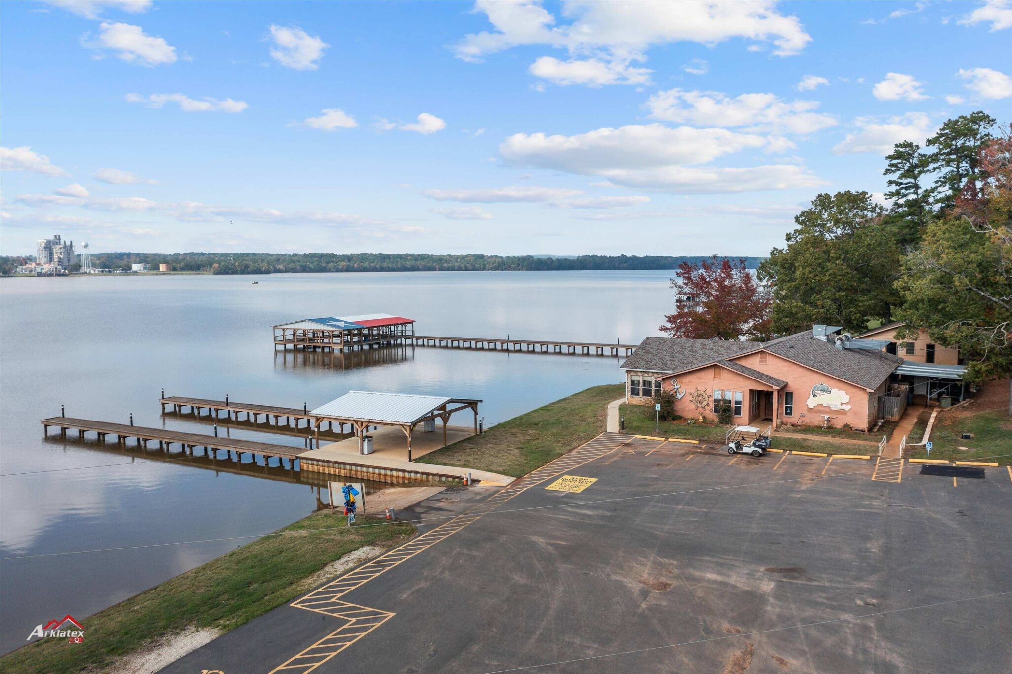 Lake Striker Marina | Boat Rentals & Docking in Reklaw, TX